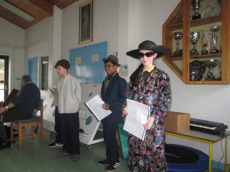 Emigration Drama with Patsy Cavanagh | Scoil Cholmcille Greencastle ...